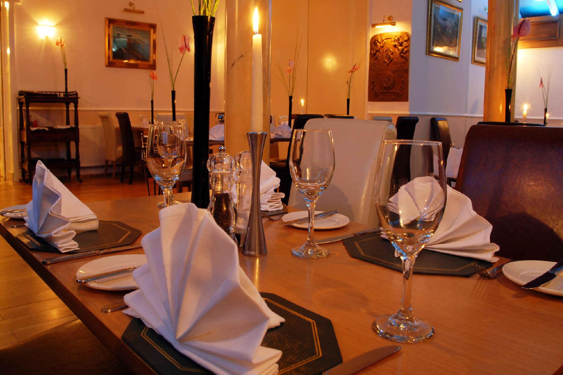 Bar Restaurant - Cambridge Hotel